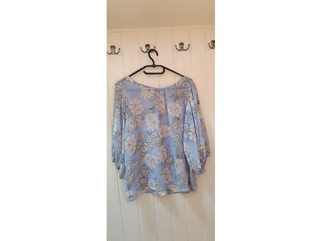 Prelepa bluza vel.M