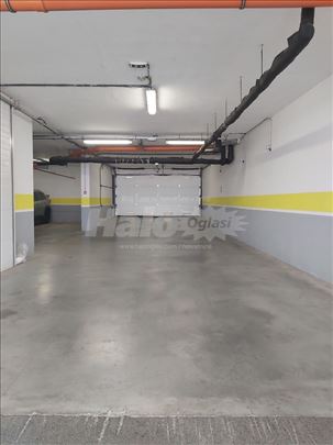 Izdaje se garažno mesto - Gusinjska