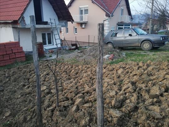 Građevinski plac na 700m od kružnog toka-5ari