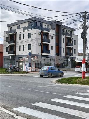 Lokal sa uredjenim parkingom na odličnoj lokaciji