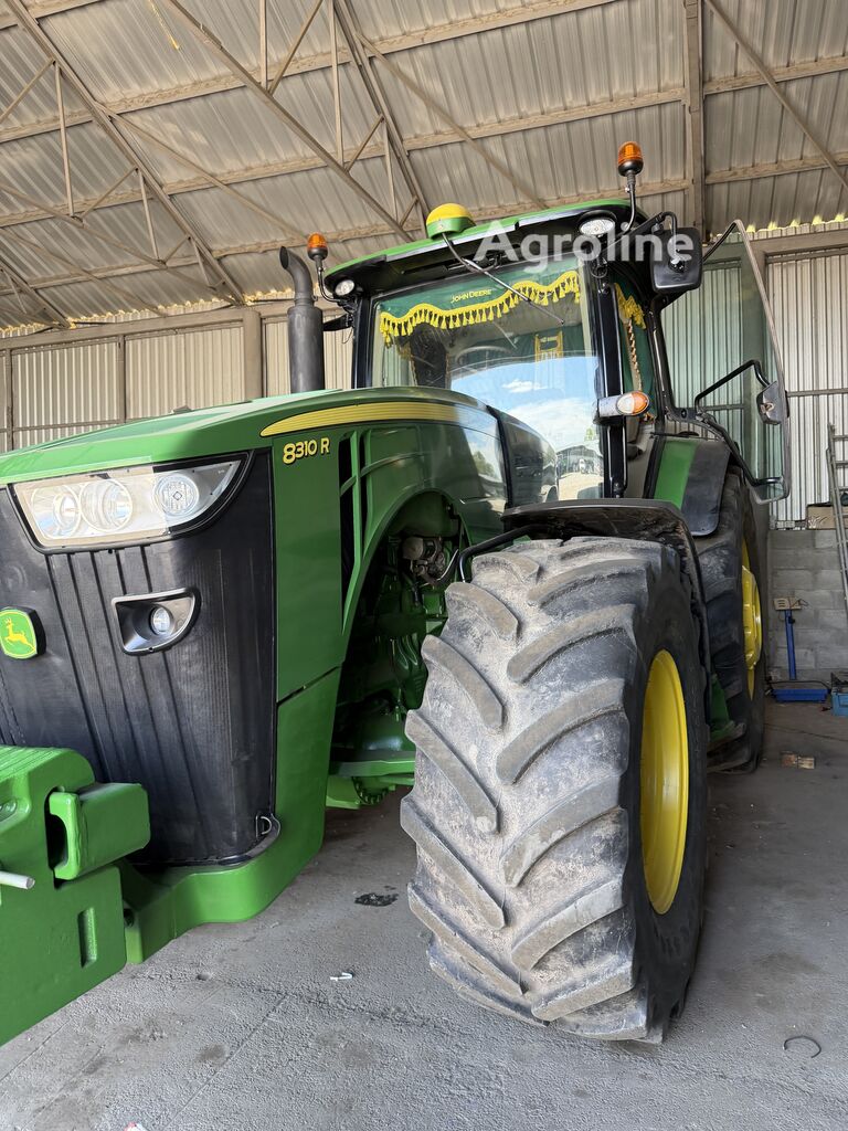 John Deere 8310 R traktor točkaš