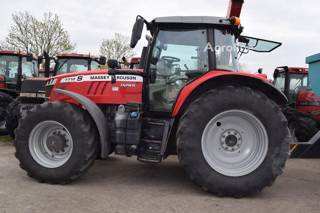 Massey Ferguson MF 7718 S traktor točkaš