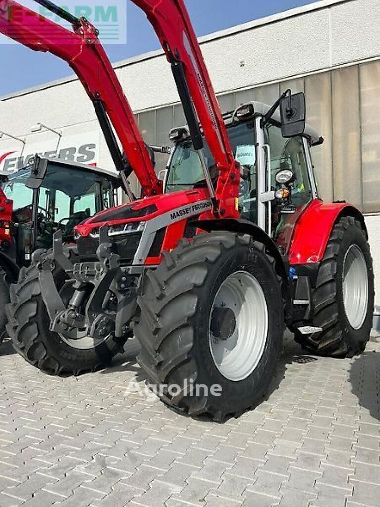 Massey Ferguson 5s.135 dyna-6 traktor točkaš