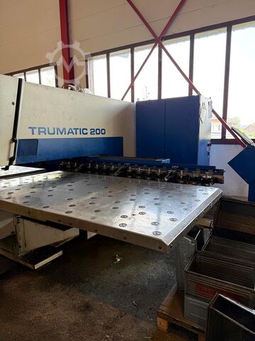 Mašina za probijanje i grickanje
TRUMPF TruMatic 200