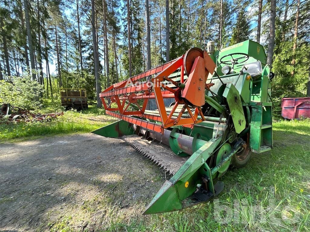 Prodaje se Aktiv 1000 kombajn za žito na aukciji