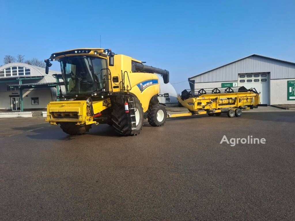 New Holland CX8.70 kombajn za žito