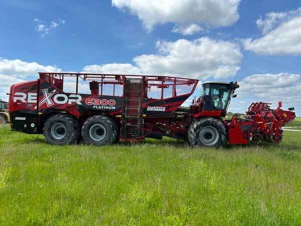 Grimme REXOR 630 / 830 / 930 kombajn za repu