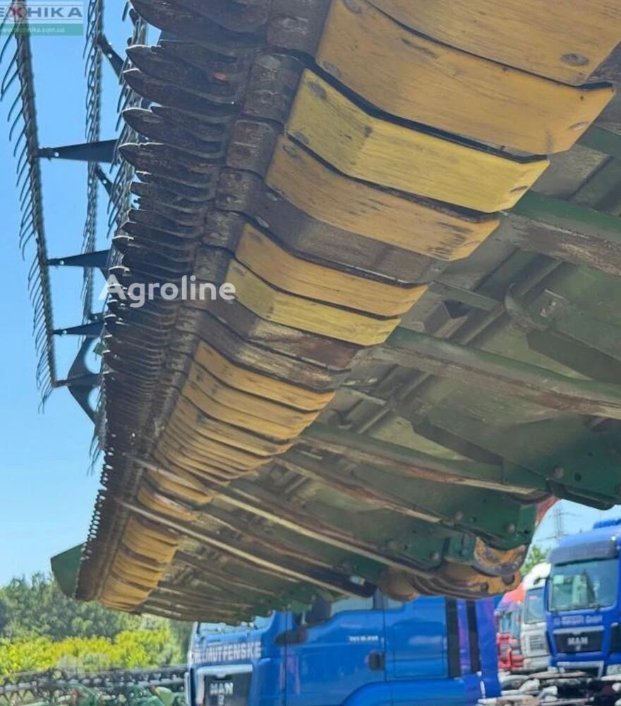 John Deere 630F HydraFlex adapter za žito