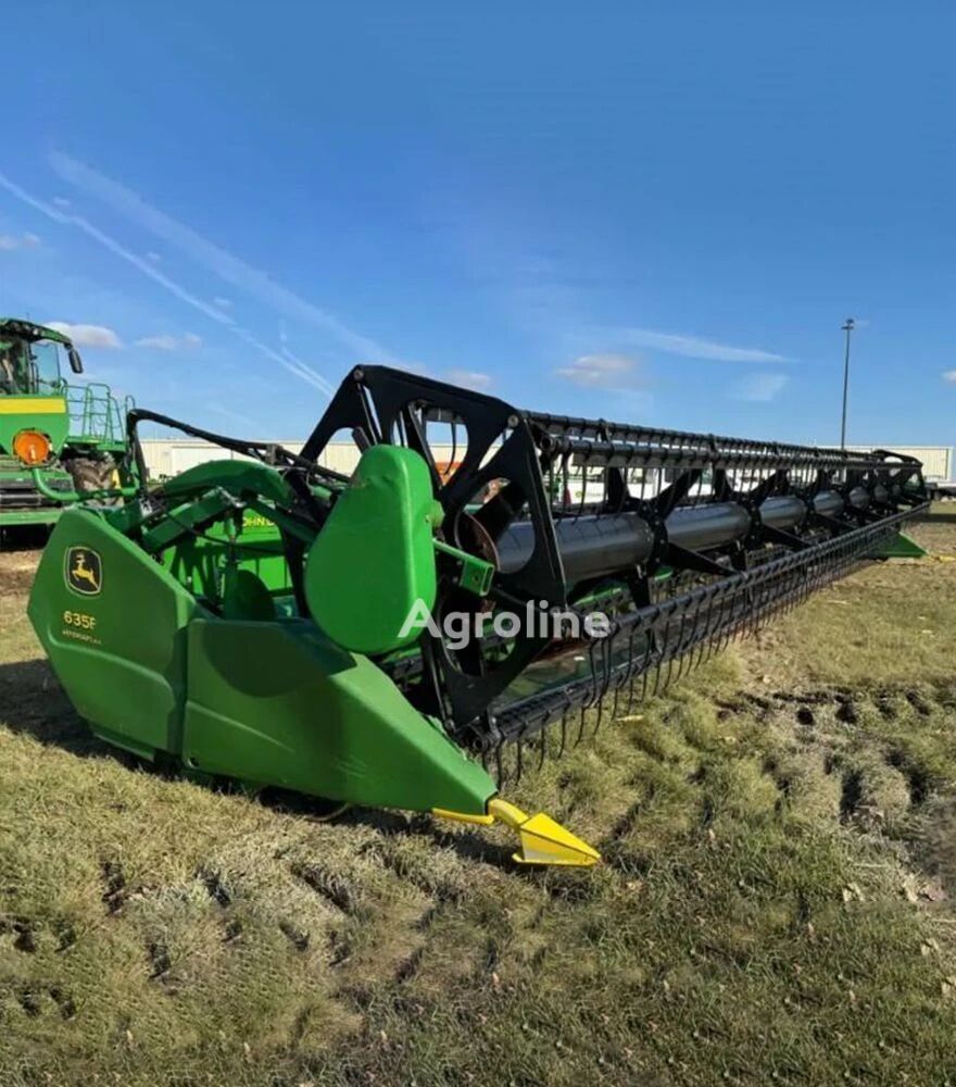 John Deere 635F HydraFlex adapter za žito