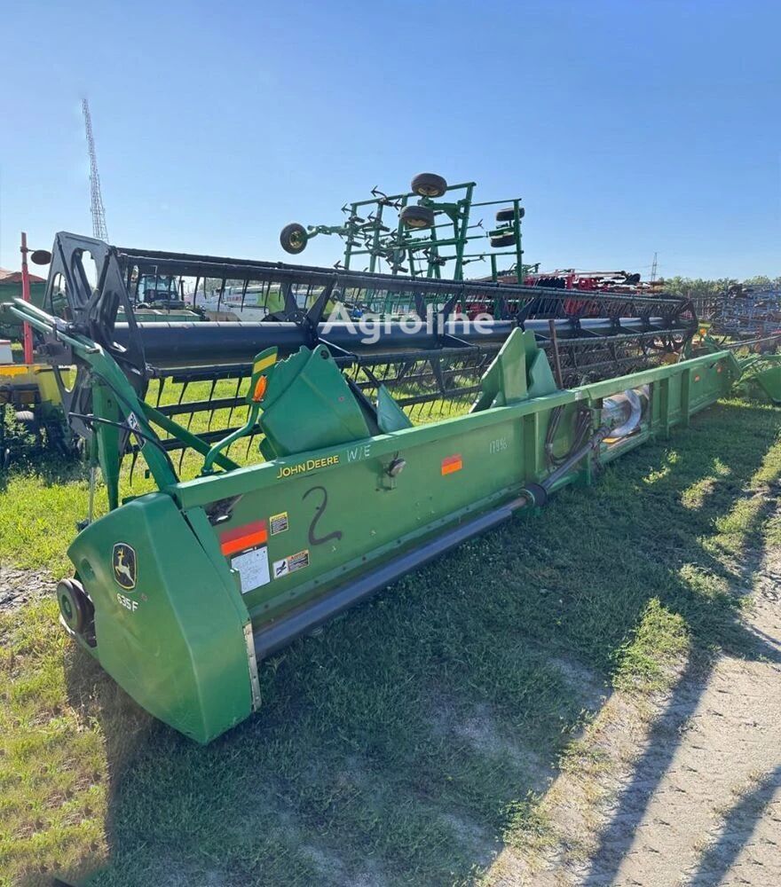 John Deere 635F HydraFlex adapter za žito
