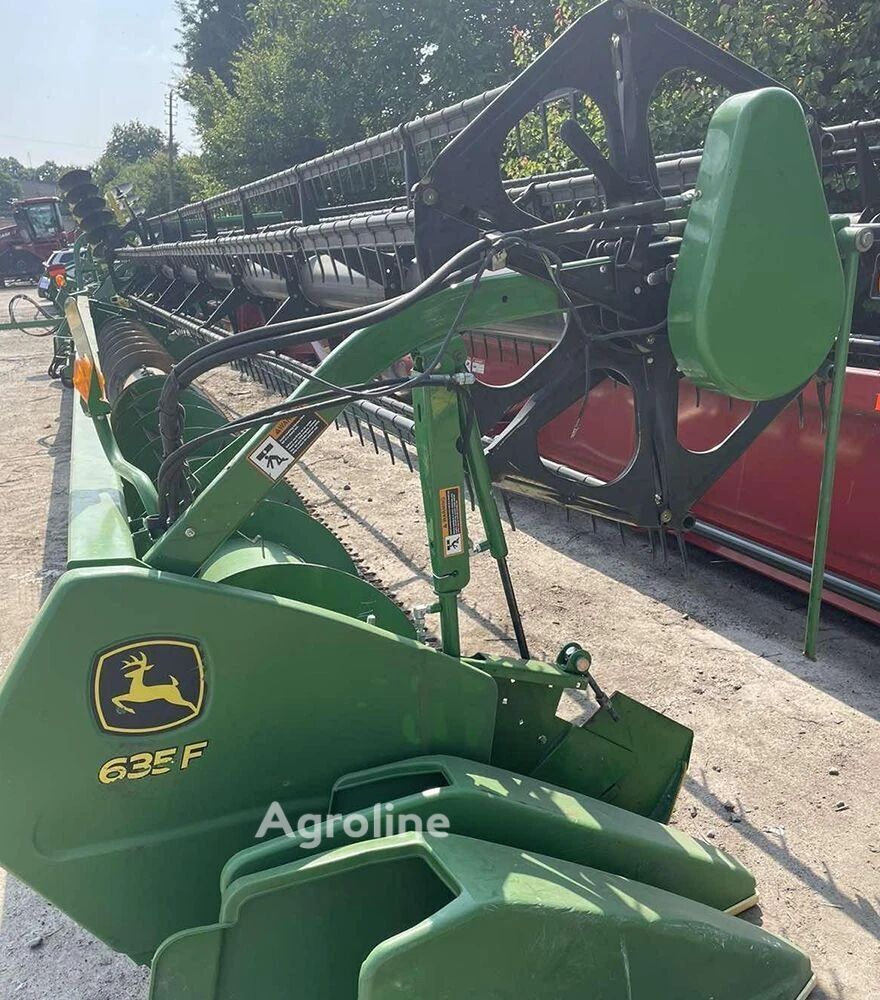 John Deere 635F HydraFlex adapter za žito