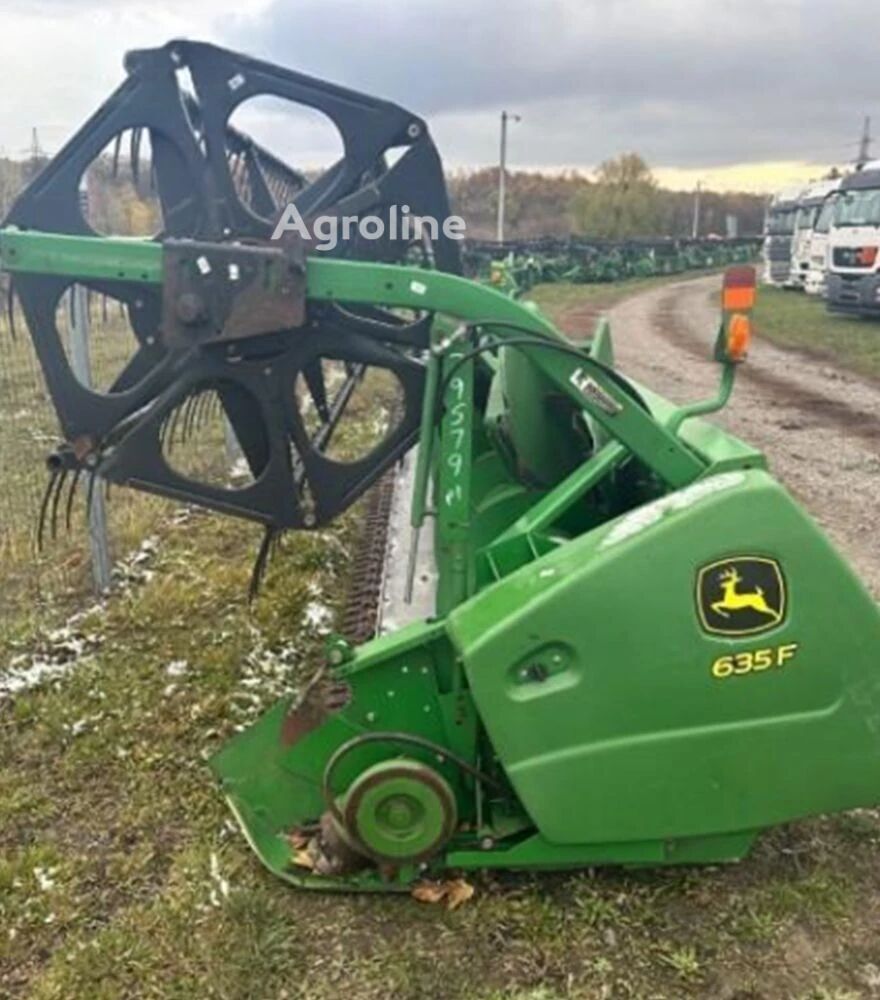 John Deere 635F HydraFlex adapter za žito