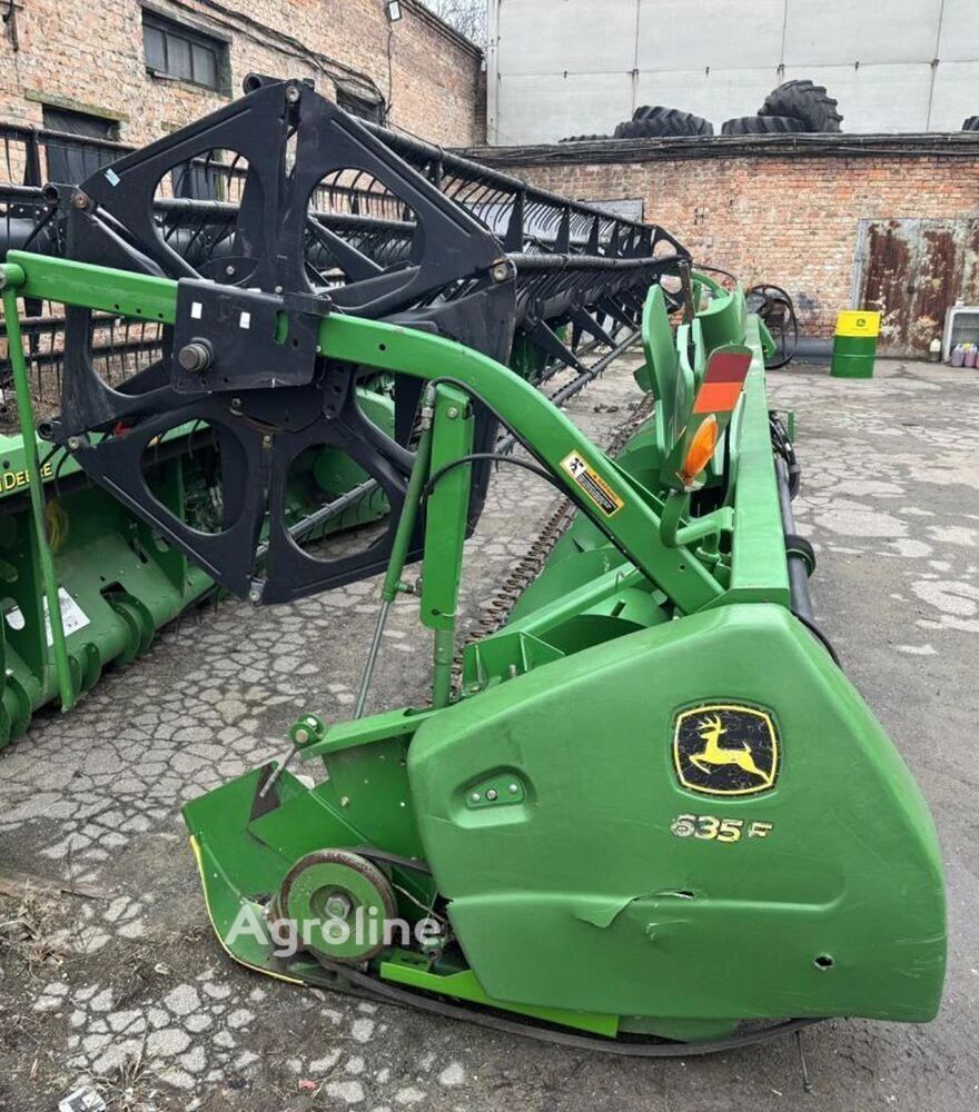 John Deere 635F HydraFlex adapter za žito
