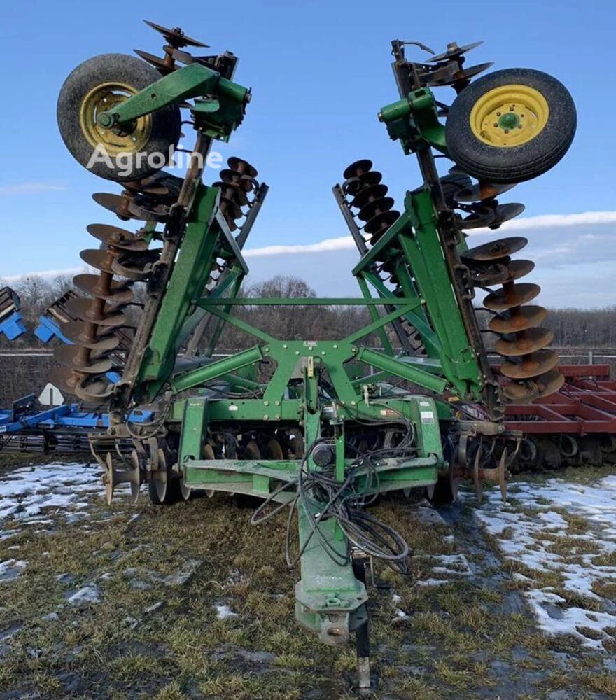 John Deere 2623VT tanjirača