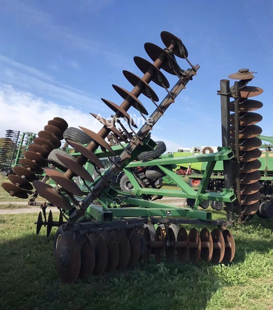 John Deere 630 tanjirača