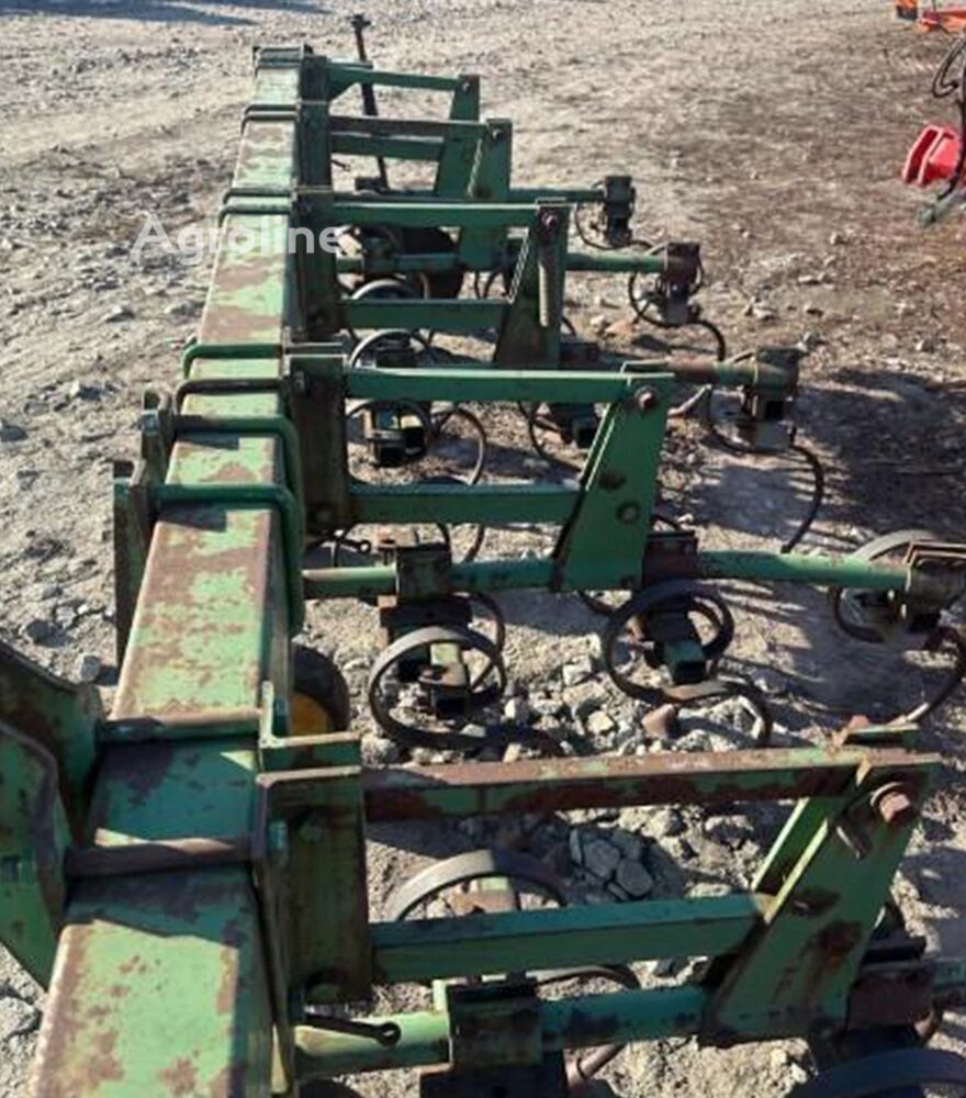 John Deere RM kultivator