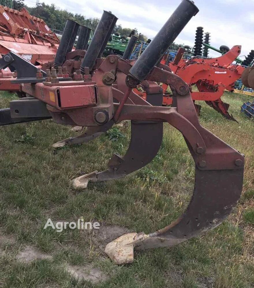 Case IH 14 podrivač