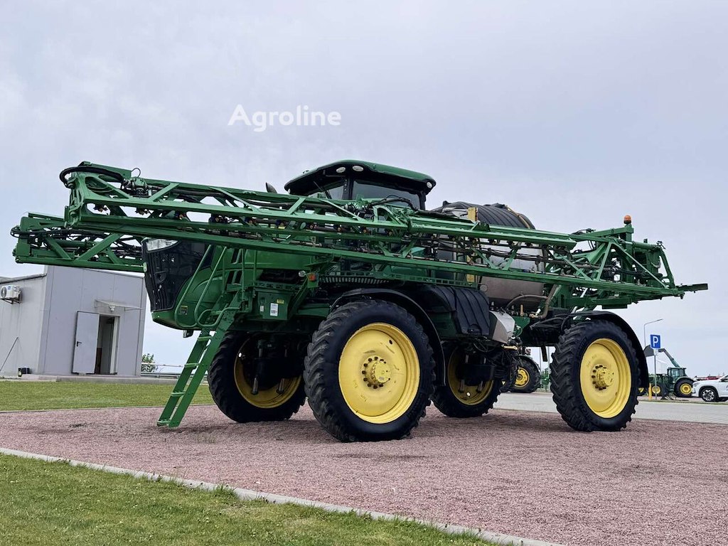 John Deere R4044 samohodna prskalica
