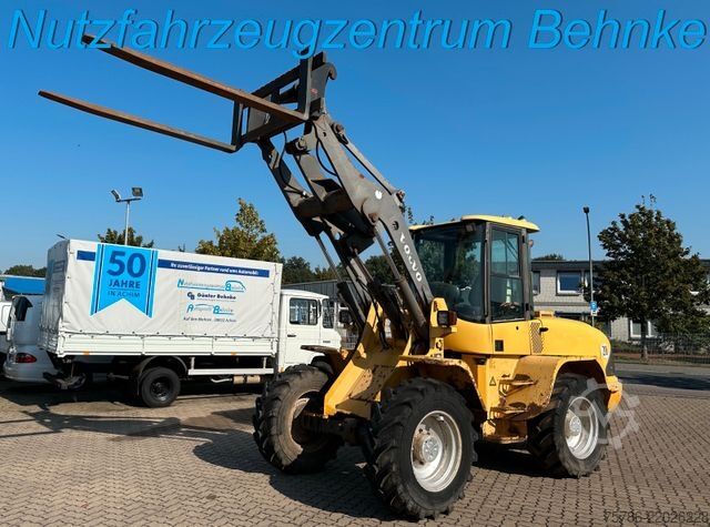 Utovarivač na točkovima
VOLVO Radlader L 40 TP