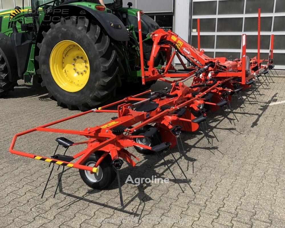 Novi Kuhn GF 8703 prevrtač sena