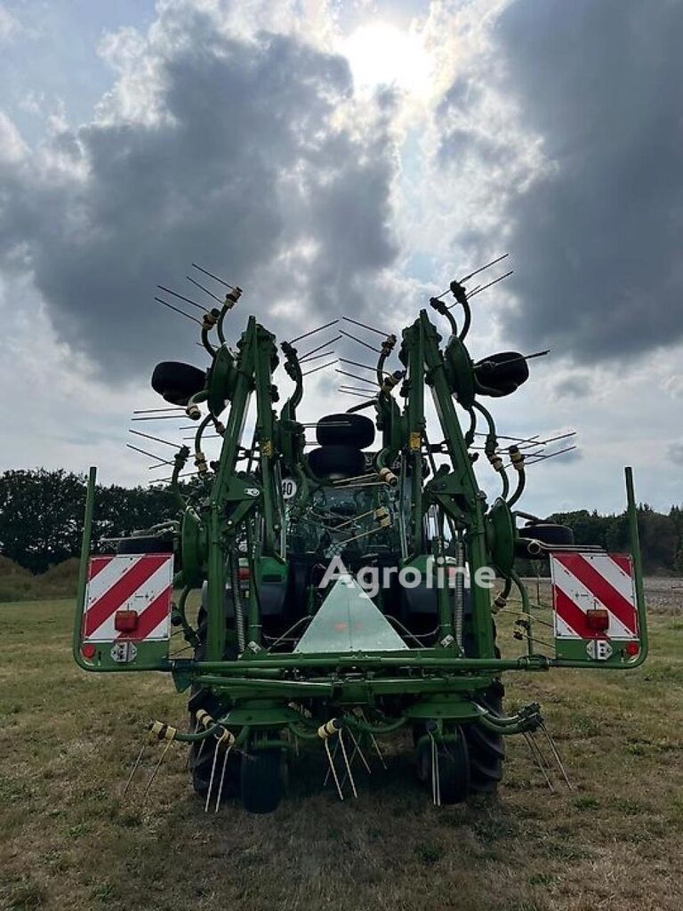 Krone KW 8.82 prevrtač sena