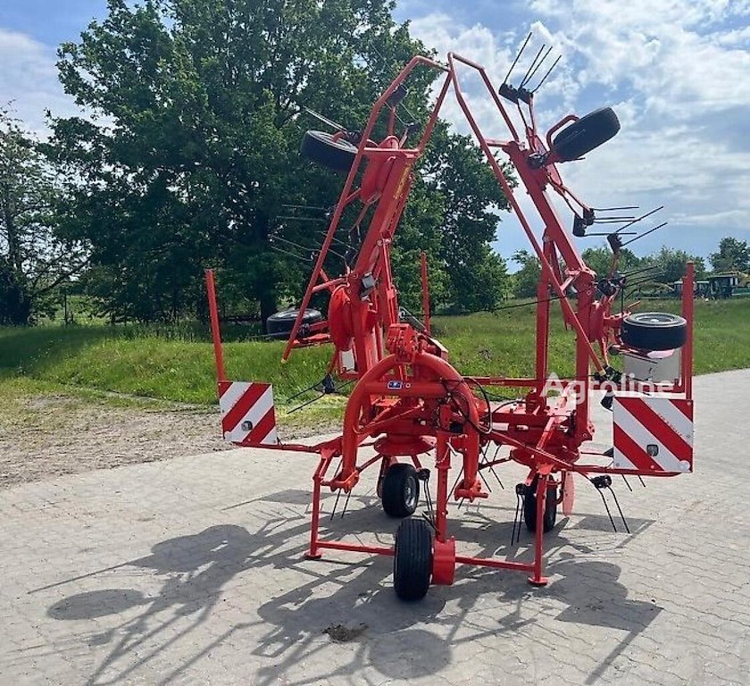 Kuhn GF6502 prevrtač sena