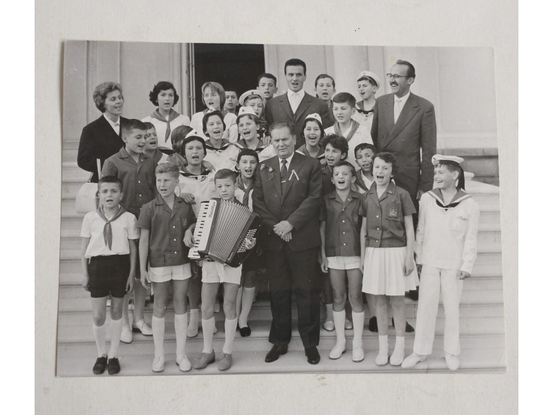 foto PIONIRI IZ KOTORA KOD TITA na Belom Dvoru 1962.