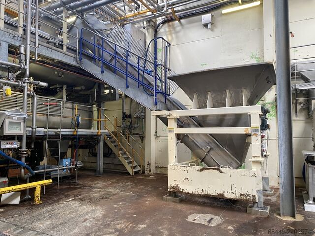 Bunker za skladištenje proizvoda + strm transporter vijka
Heckmann Product aanvoerbunker + Opvoervijzel
