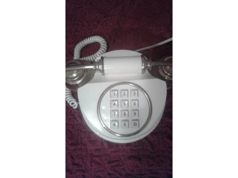 Stari fiksni telefon
