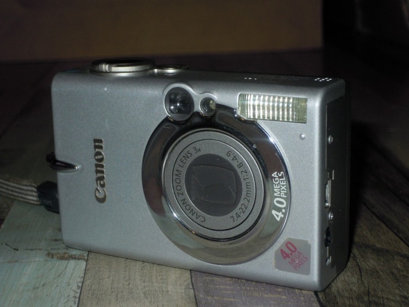 Canon IXUS 400