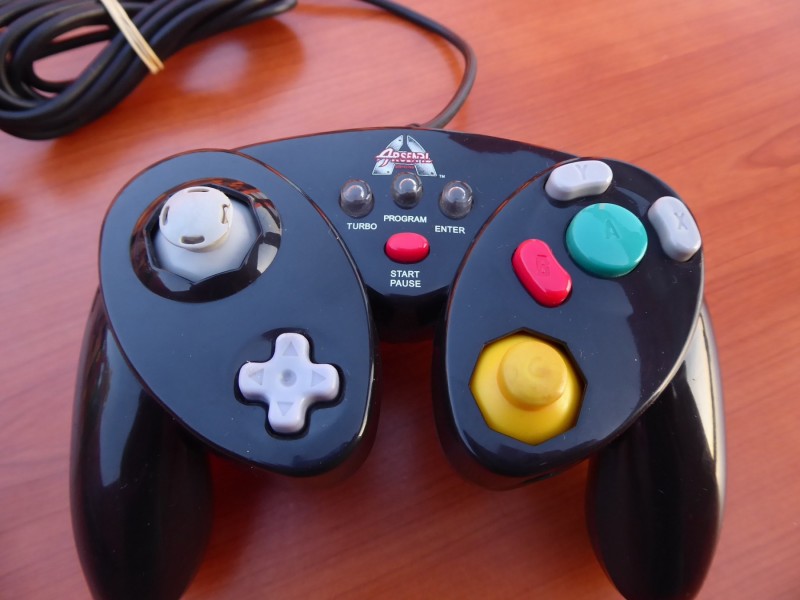 GameCube kontroler, crni