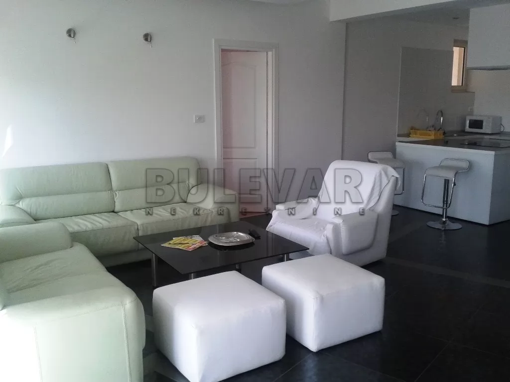 Trosoban stan, 69 m2, Centar, Janka Veselinovića ID: p-016585