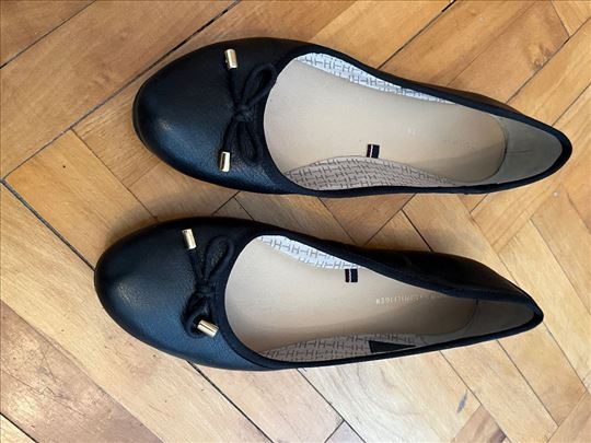 Tommy Hilfiger crne baletanke 38