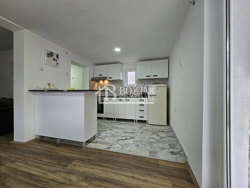 Samostalna porodična vila 109 m², u dobrom stanju, Zrenjanin