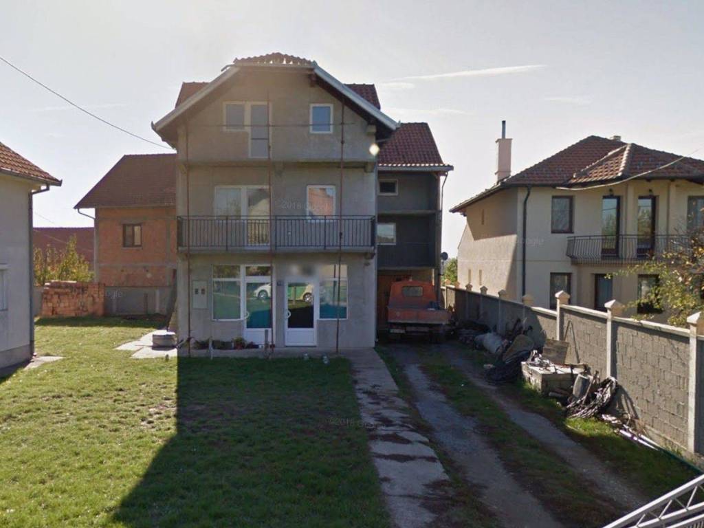 Samostalna porodična kuća Ulica Lugomirska 11, Beli Potok - Pinosava - Zuce, Beograd