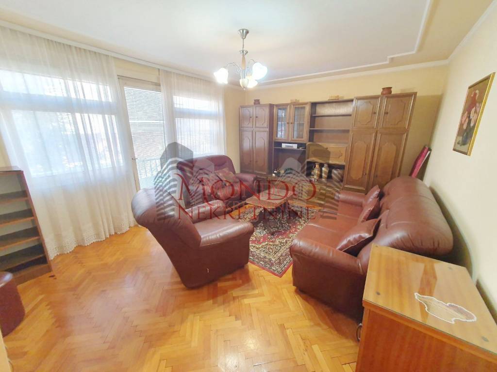 Trosobni stan 50 m², Niš