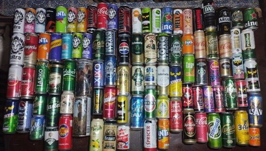 Kolekcija od 94 limenki pića