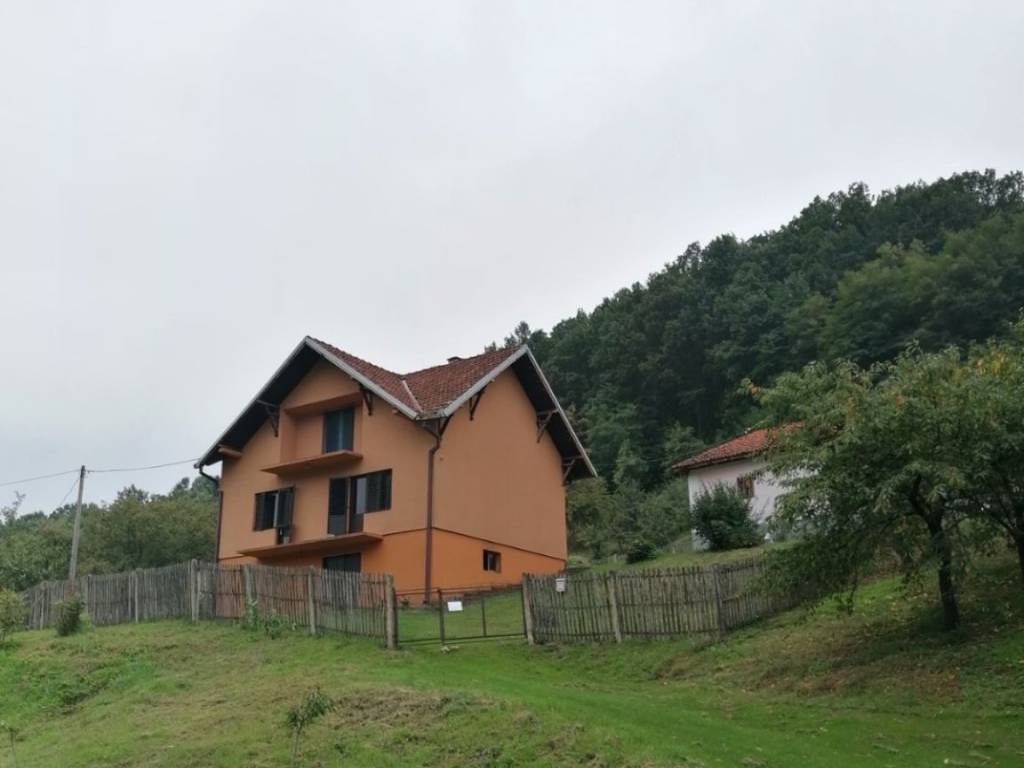 Seosko imanje 80 m², Čačak