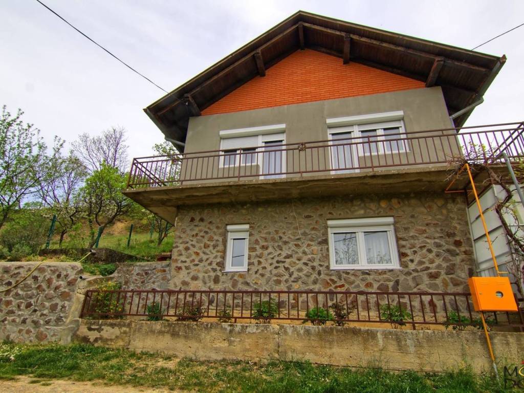 Vikendica 77 m², Industrijska zona, Beočin