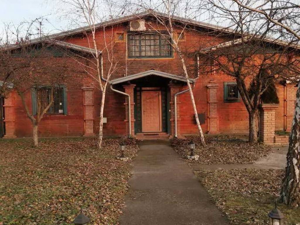 Vikendica, odlično stanje, 212 m², Zrenjanin