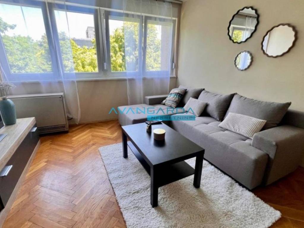 Dvosobni stan Vojvode Sime Popovića, Cvetkova pijaca - Gradska bolnica, Beograd