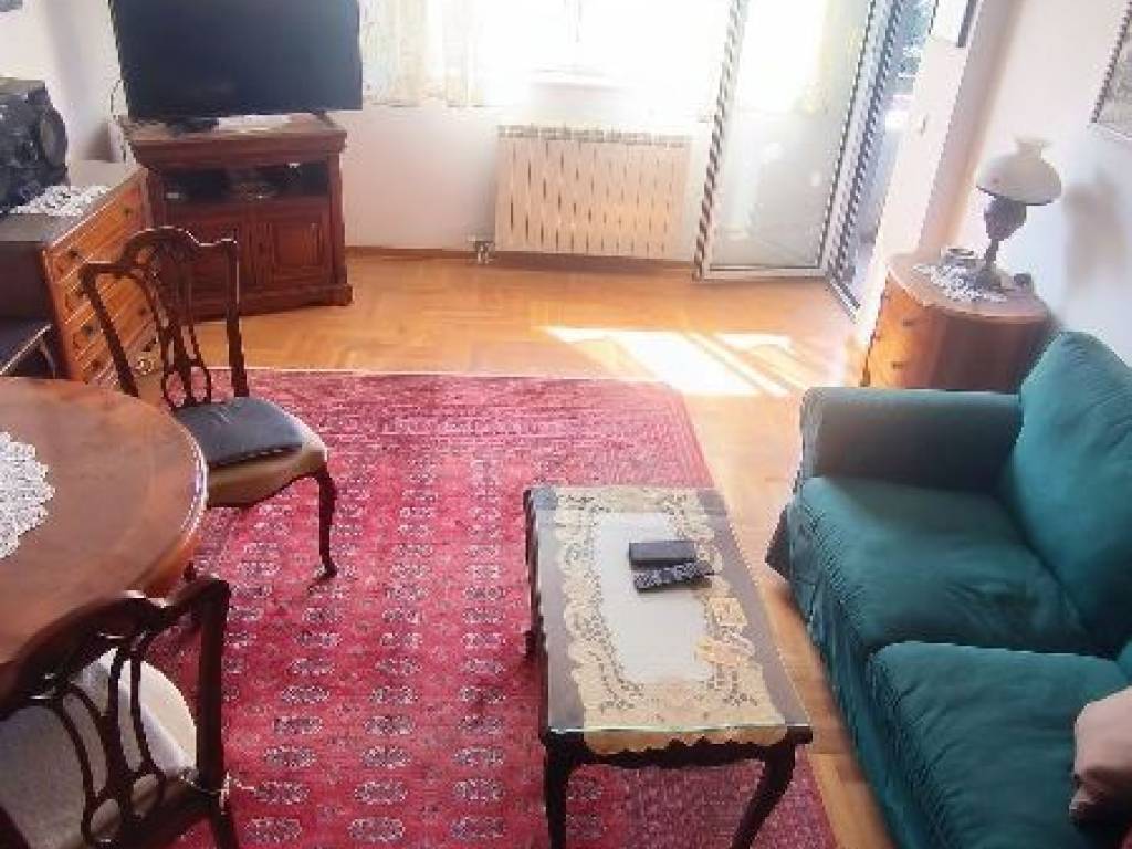 Dvosobni stan đevđelijska, Beograd