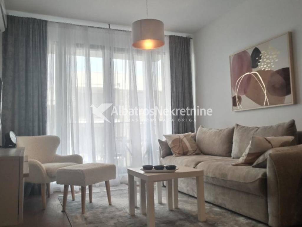 Dvosobni stan Mirka Milojkovića, Savski Venac Centar, Beograd