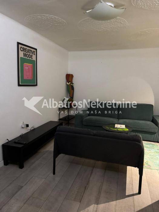 Trosobni stan Stevana Sremca, Savski Venac Centar, Beograd