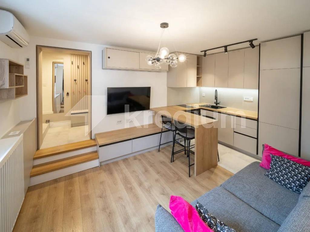 Dvosobni stan 40 m², Beograd