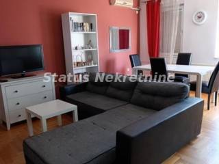 Trosobni stan prvi sprat, Grbavica, Novi Sad