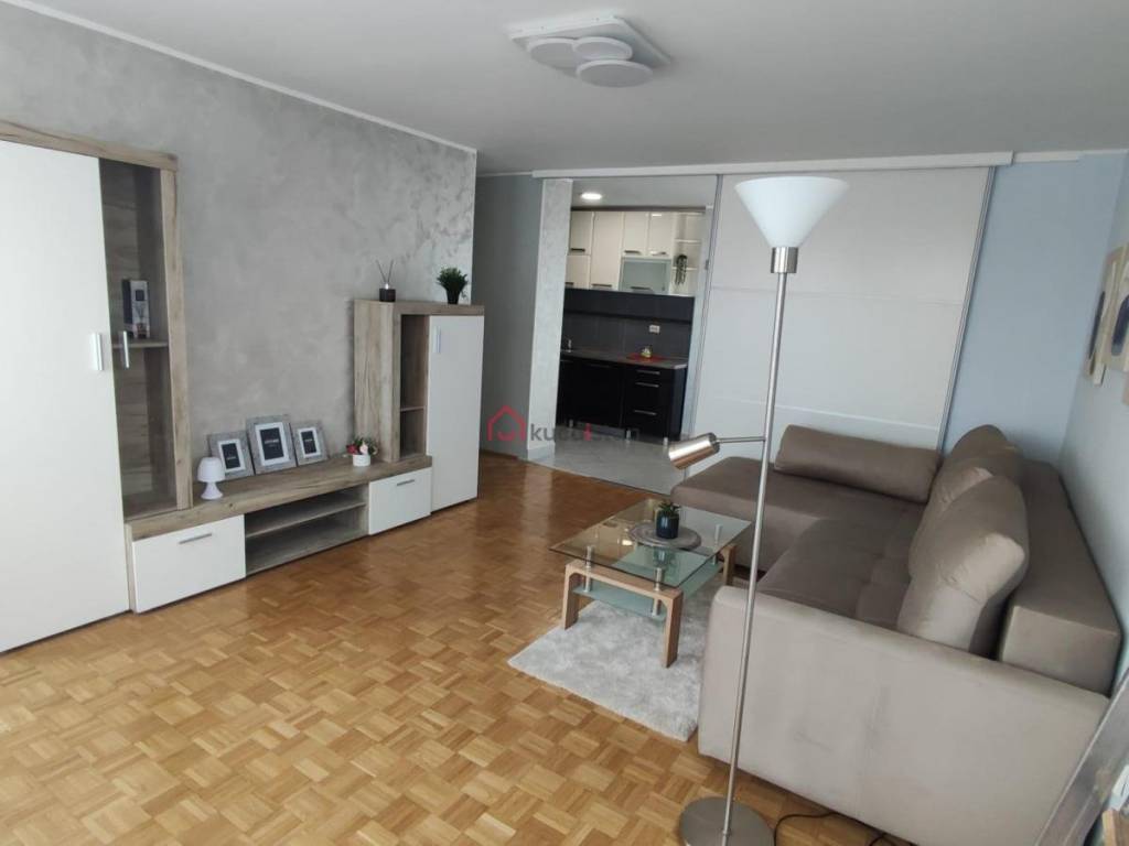 Dvosobni stan 14, Novi Sad