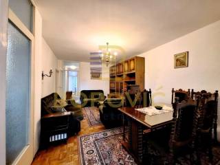 Trosobni stan prvi sprat, Beograd