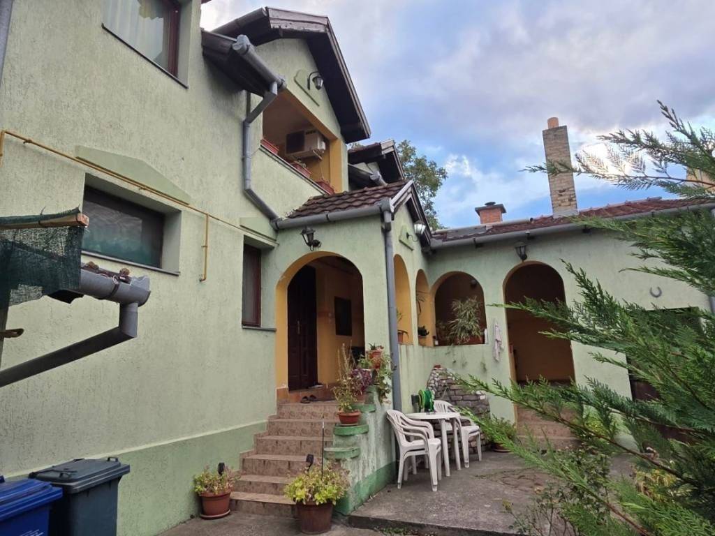Samostalna porodična kuća 192 m², Peščara, Novo Selo, Subotica