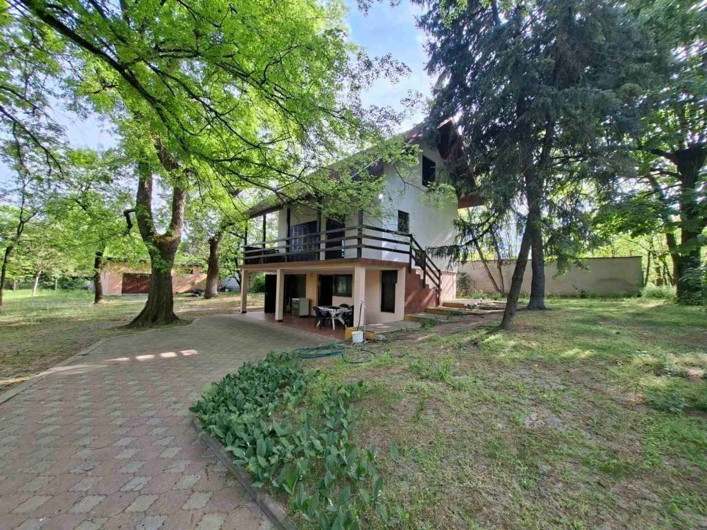 Samostalna porodična kuća 132 m², Makova sedmica, Subotica